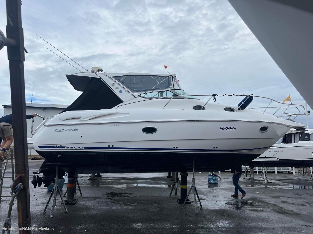 Sunrunner 3300 Deluxe: Power Boats | Boats Online for Sale | Fibreglass ...
