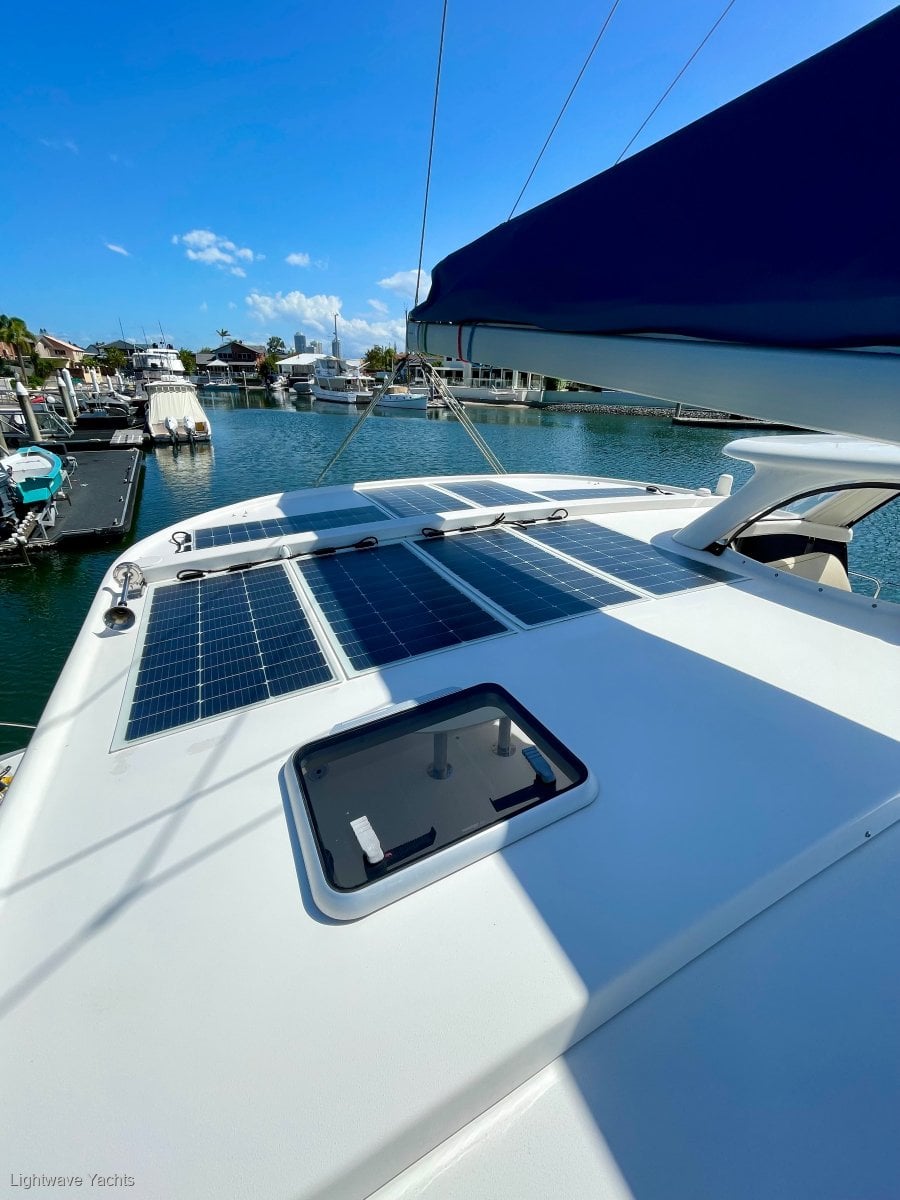 Used Lightwave 45 Grande Luxe Cruising. Galley Up, Fwd Nav. for Sale ...