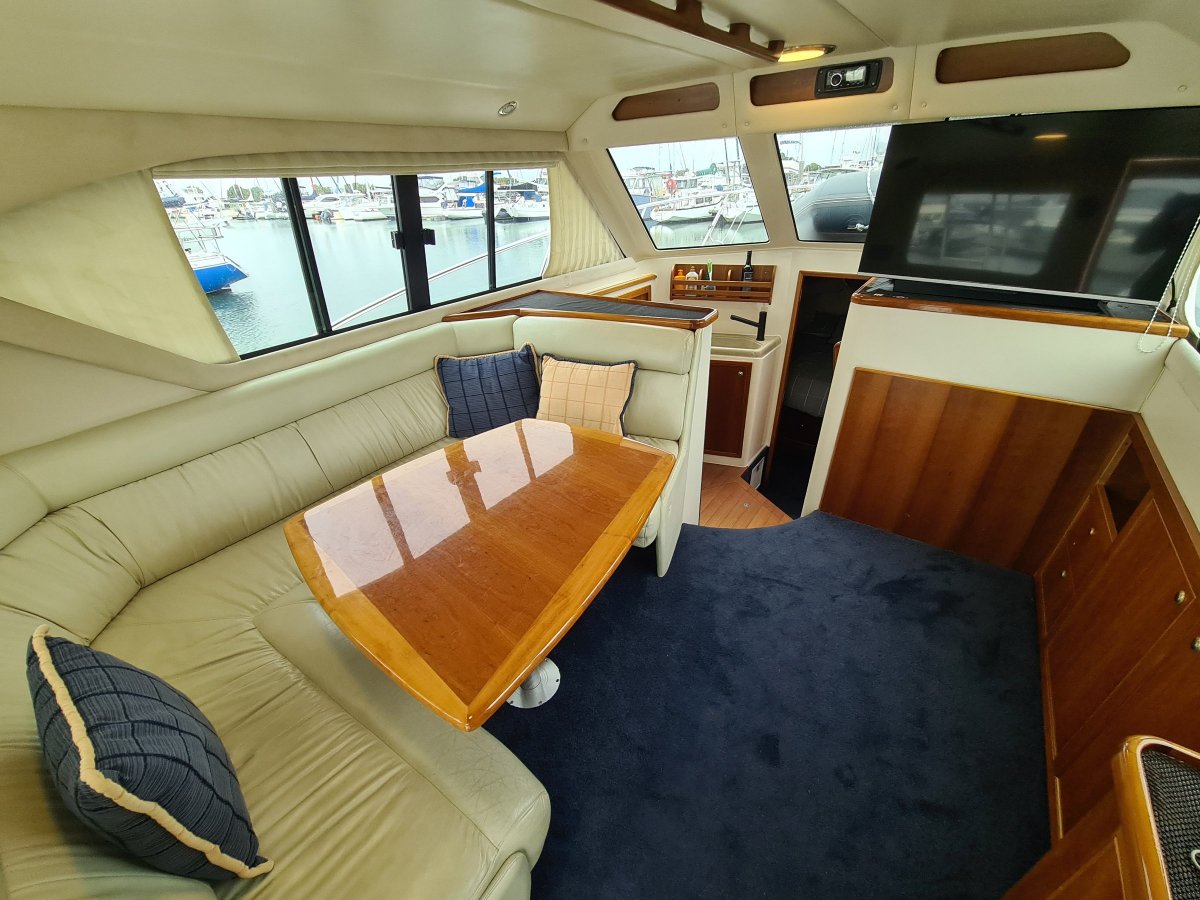 Riviera 3350 Flybridge: Power Boats | Boats Online for Sale ...