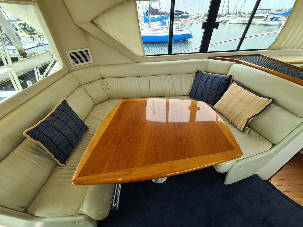 Riviera 3350 Flybridge: Power Boats | Boats Online for Sale ...