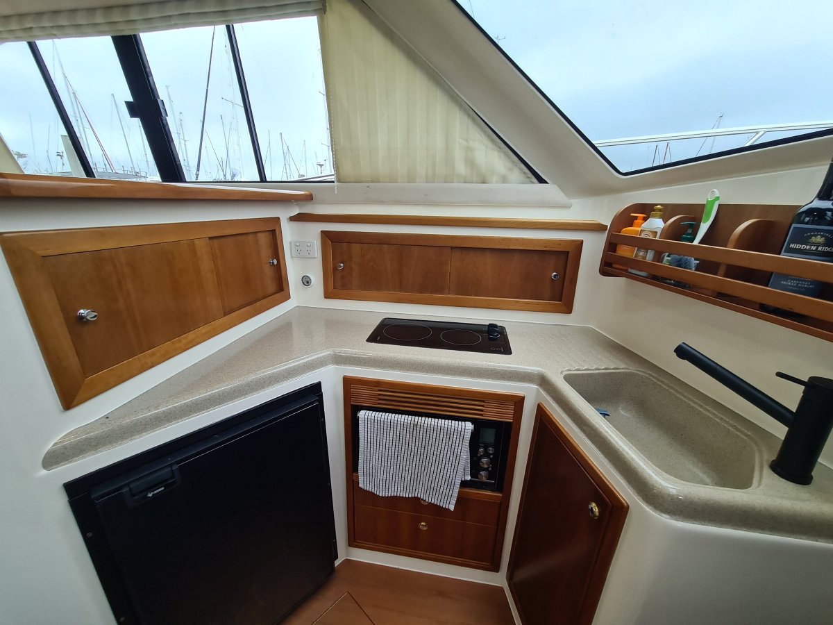 Riviera 3350 Flybridge: Power Boats | Boats Online for Sale ...