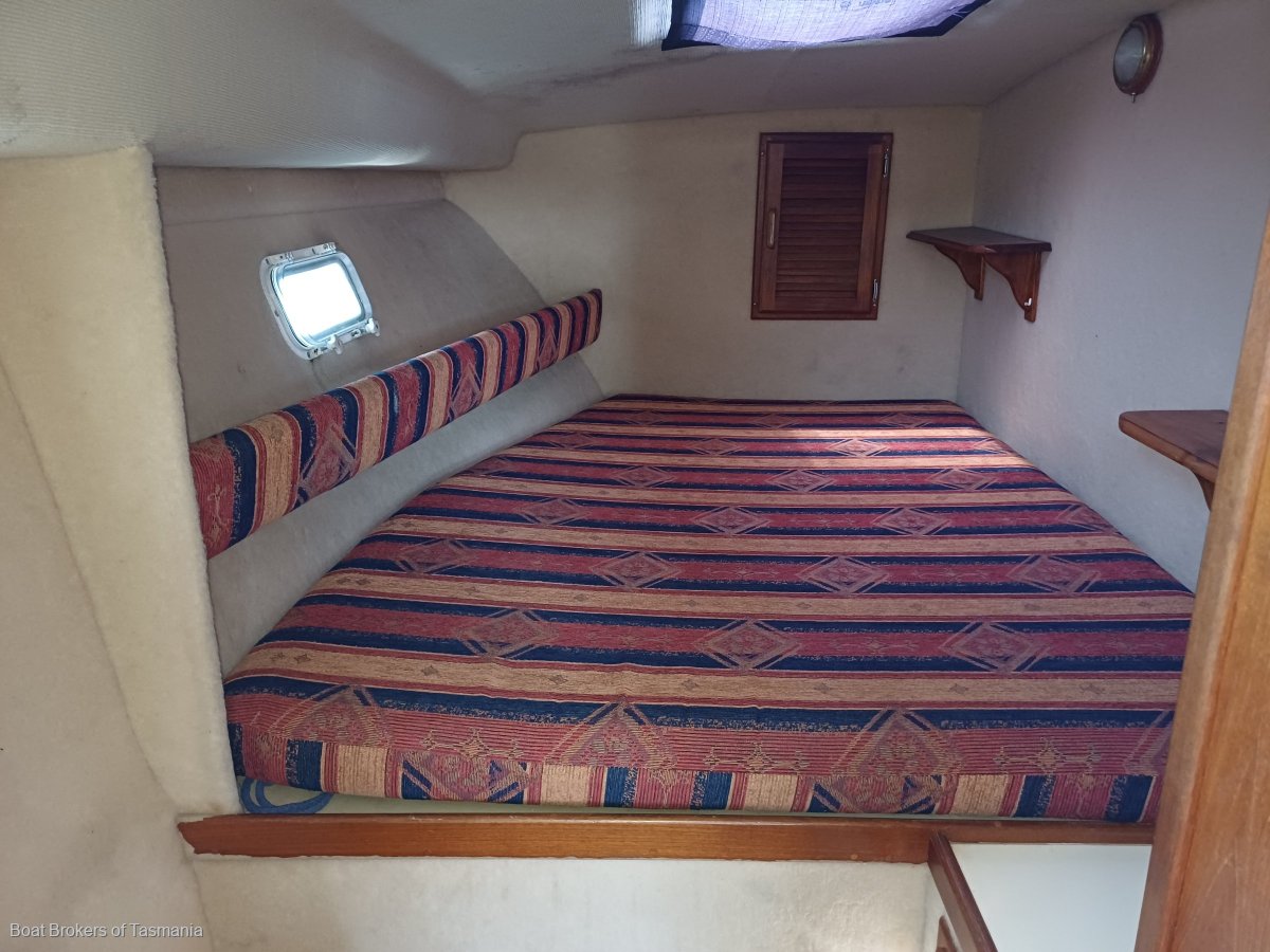 Norcat Challenger 1100 Flybridge. Diesel Powered, Well Equipped: Power ...