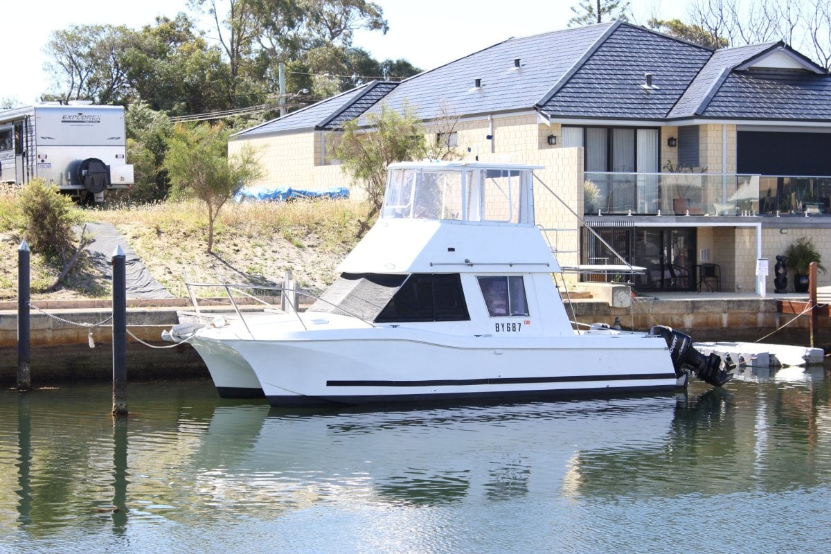 Manta 32 Flybridge: Power Boats | Boats Online for Sale | Fibreglass ...