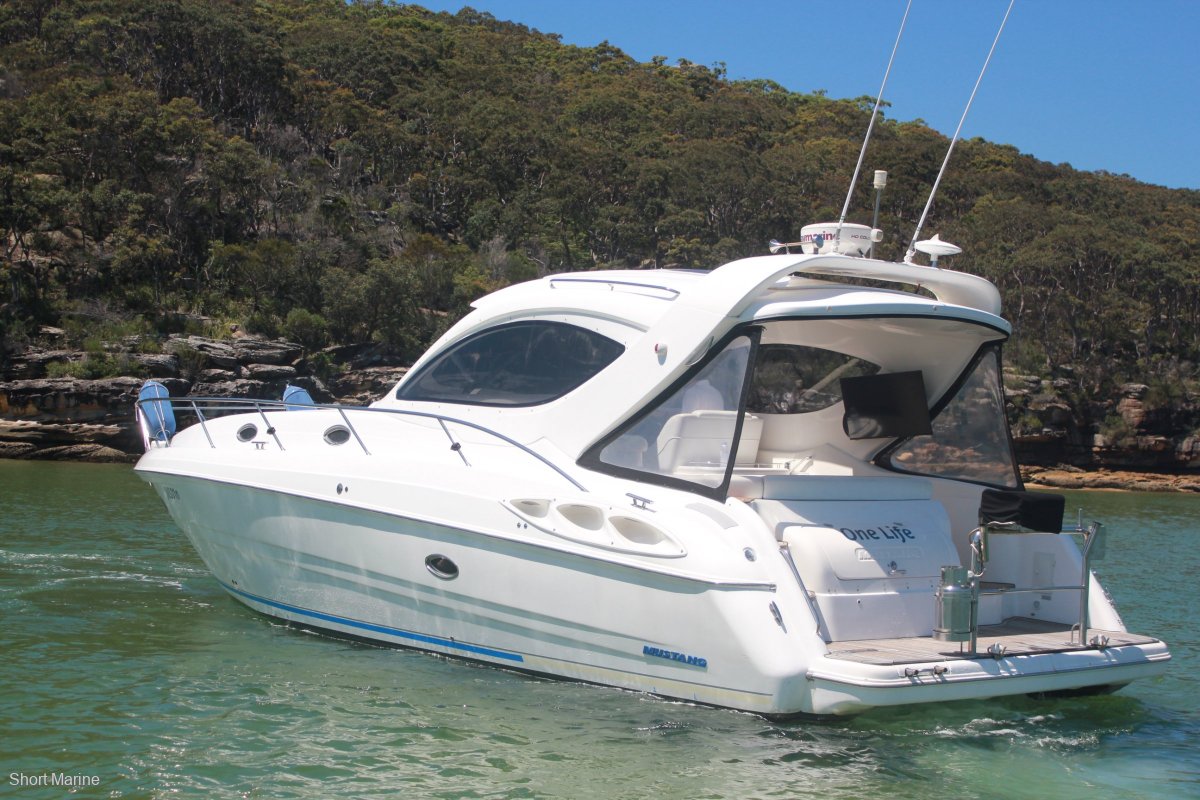 Mustang 4200 Hard Top: Power Boats | Boats Online for Sale | Fibreglass ...