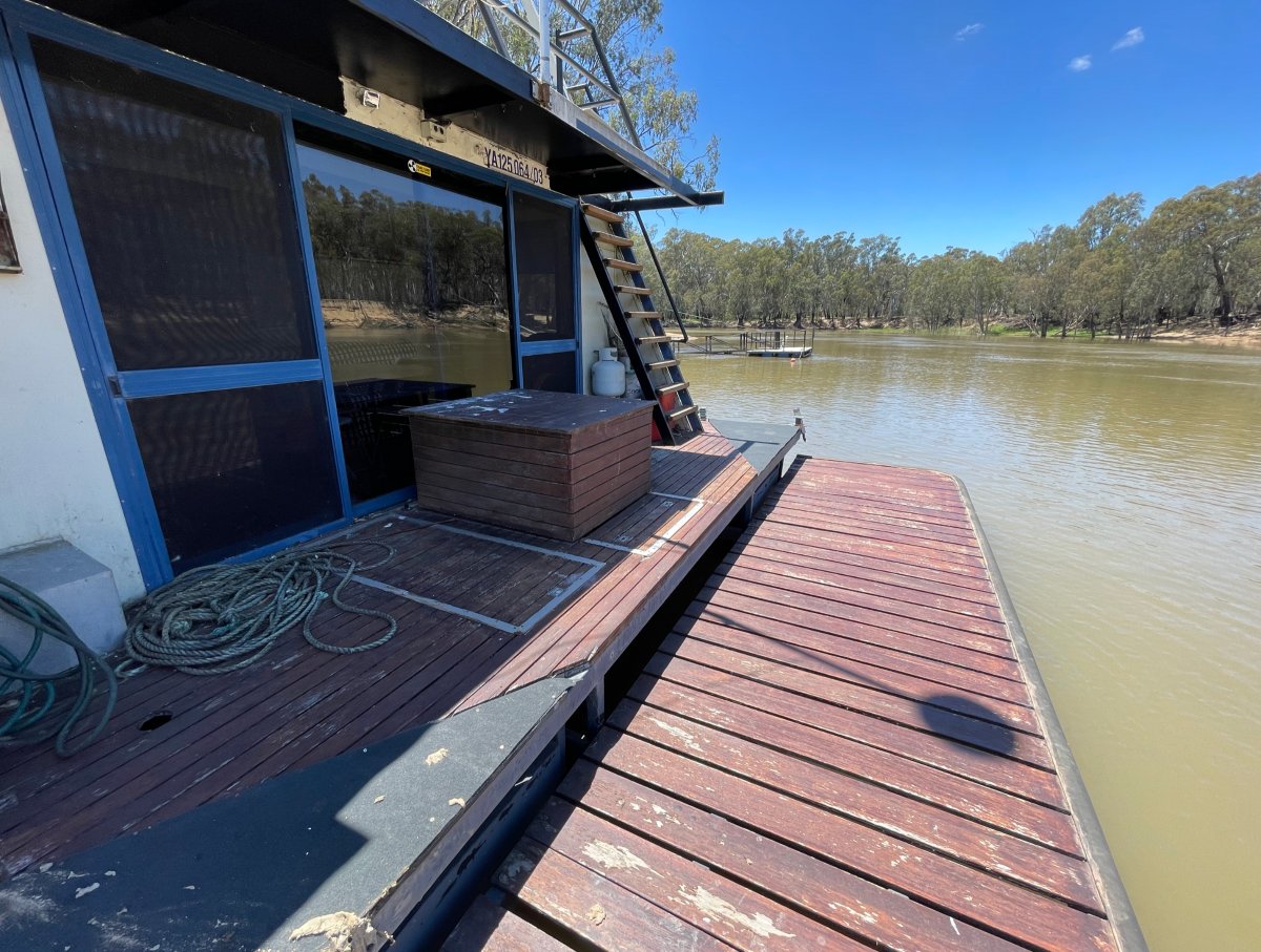 Your own sandy beach mooring on the Murray River For Sale | Echuca ...