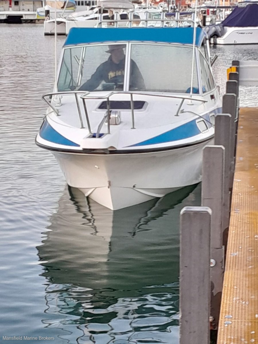 Derben 680 Sportsfisherman On Trailer: Power Boats | Boats Online for ...