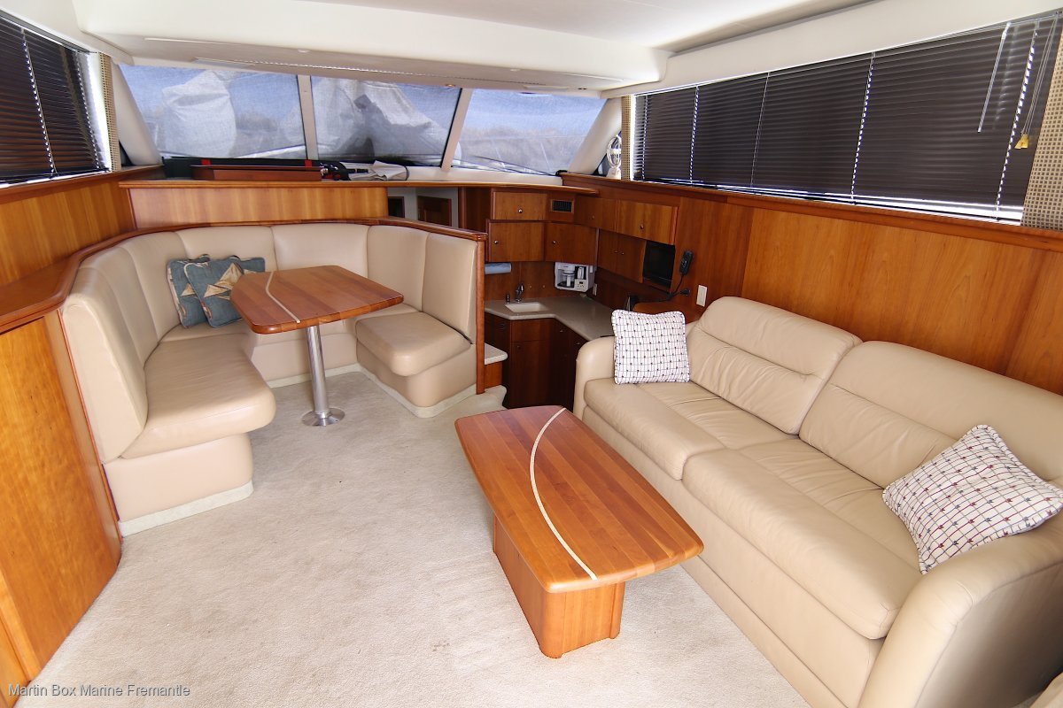 Used Silverton 42 Flybridge With Twin Cummins Diesels for Sale | Boats ...