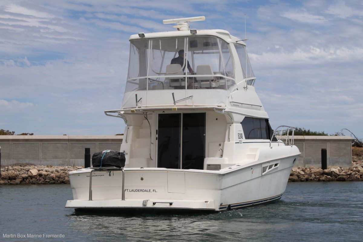 Used Silverton 42 Flybridge With Twin Cummins Diesels for Sale | Boats ...