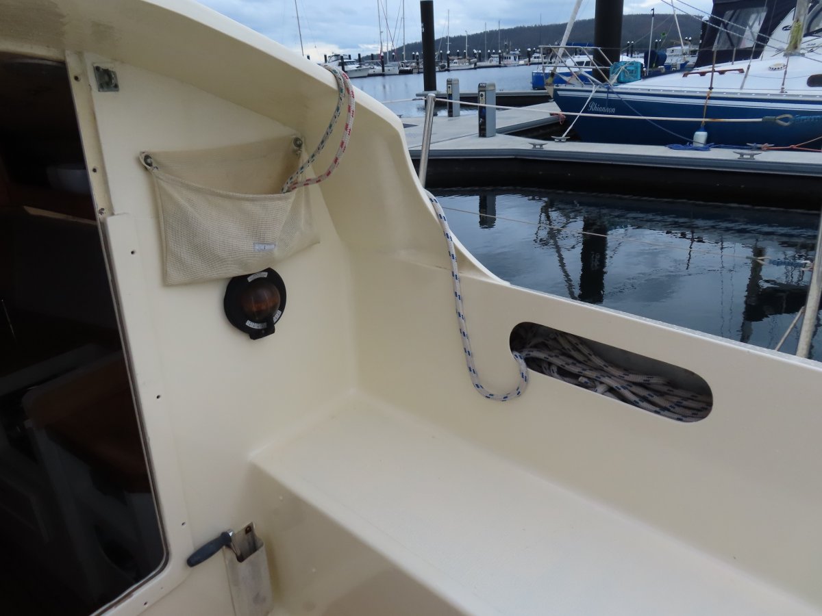 Manitou 32 Centre Cockpit CAPABLE AND COMFORTABLE CRUISING YACHT For ...