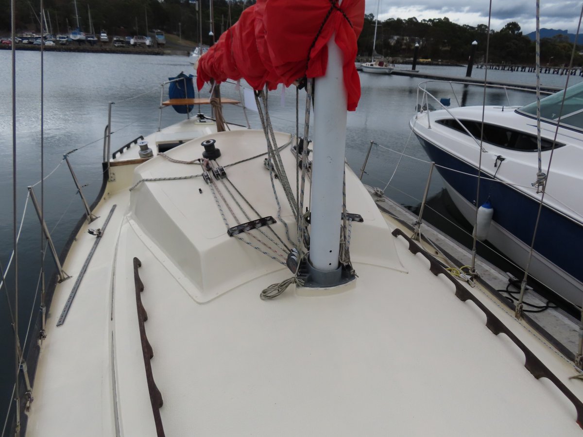 Used Manitou 32 Centre Cockpit Capable And Comfortable Cruising Yacht ...