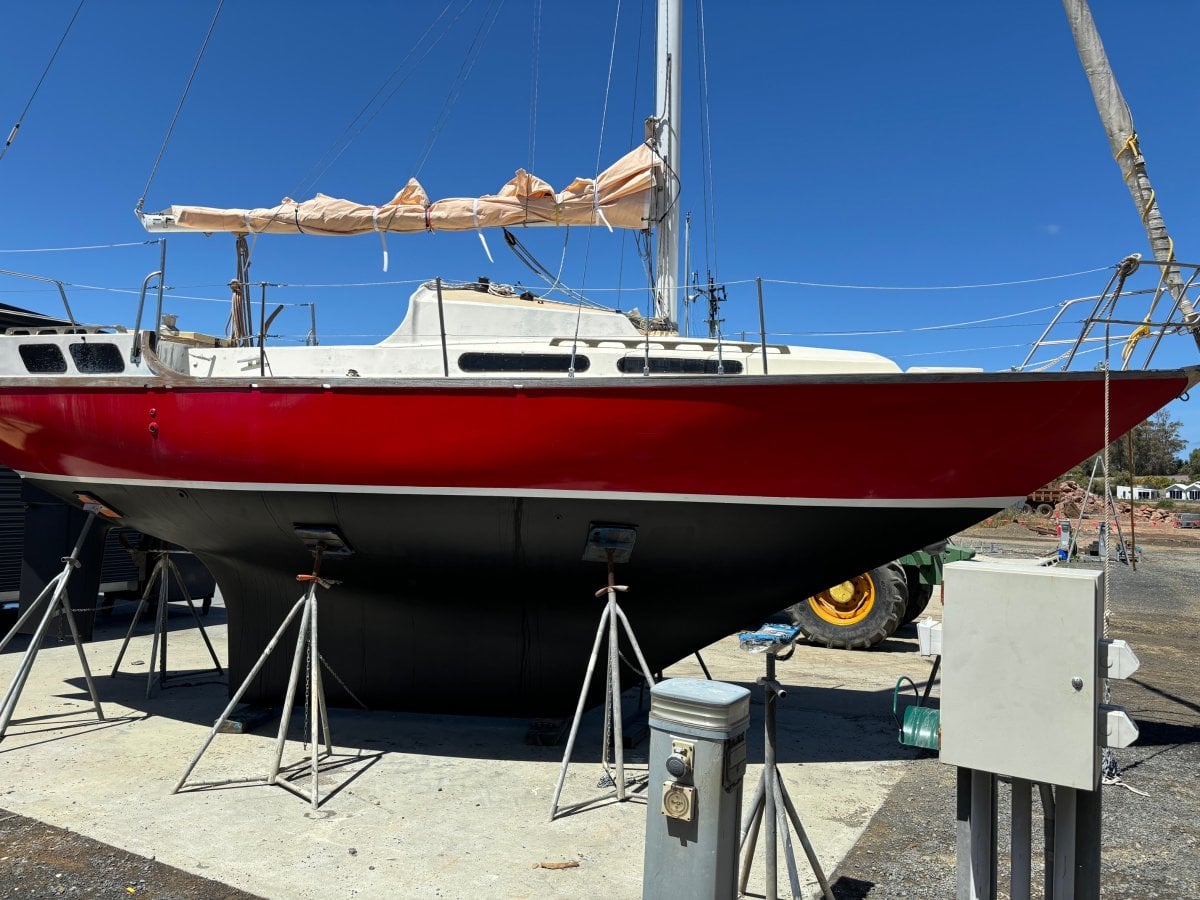 Used Manitou 32 Centre Cockpit Capable And Comfortable Cruising Yacht ...