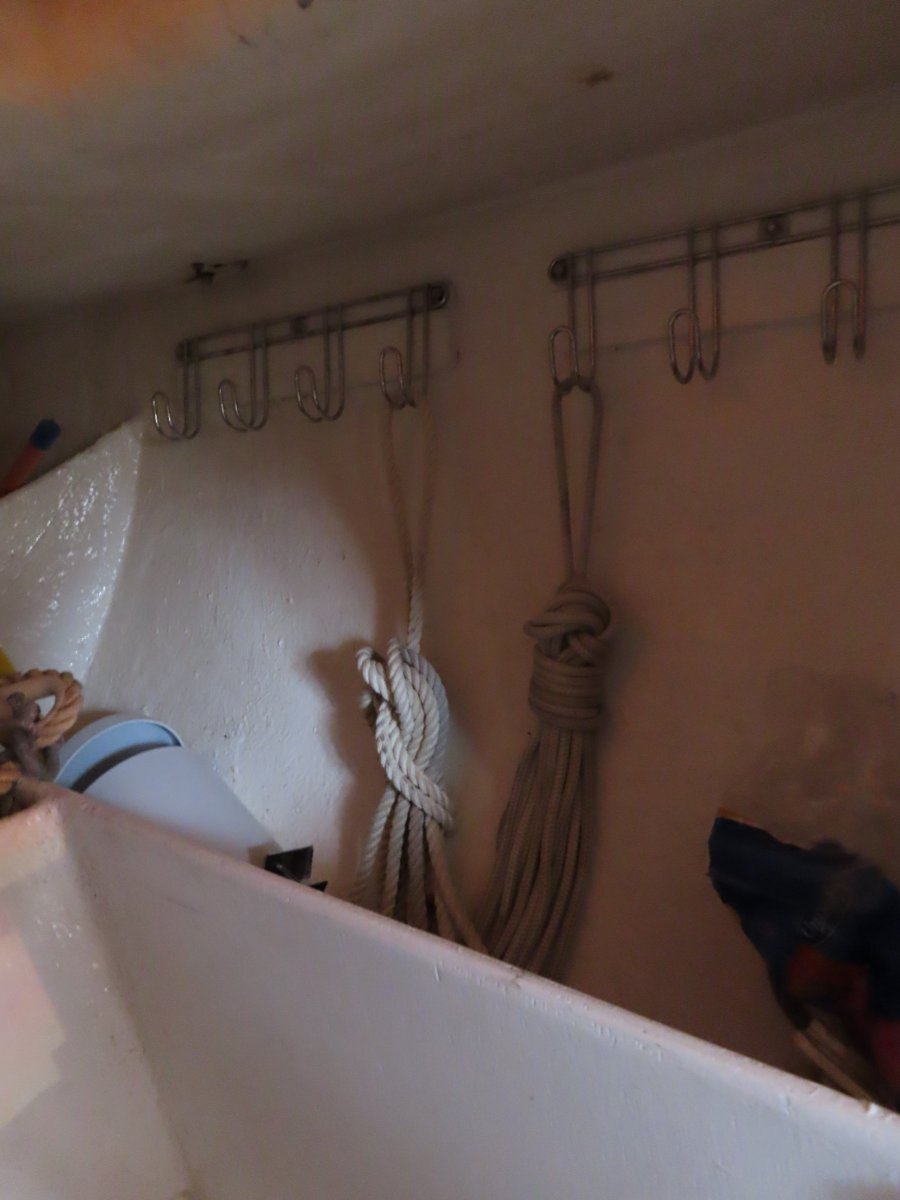 Manitou 32 Centre Cockpit CAPABLE AND COMFORTABLE CRUISING YACHT For ...