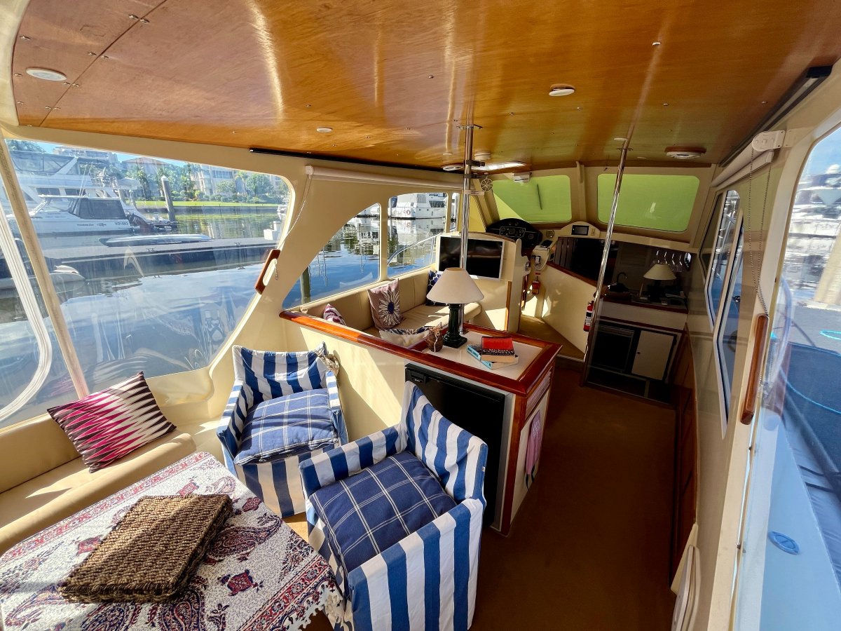 Raymond Hunt Design 38 Sedan Cruiser: Power Boats | Boats Online for ...