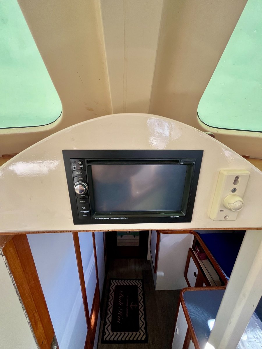 Flagstaff Marine Brokerage | Raymond Hunt Design 38 Sedan Cruiser ...