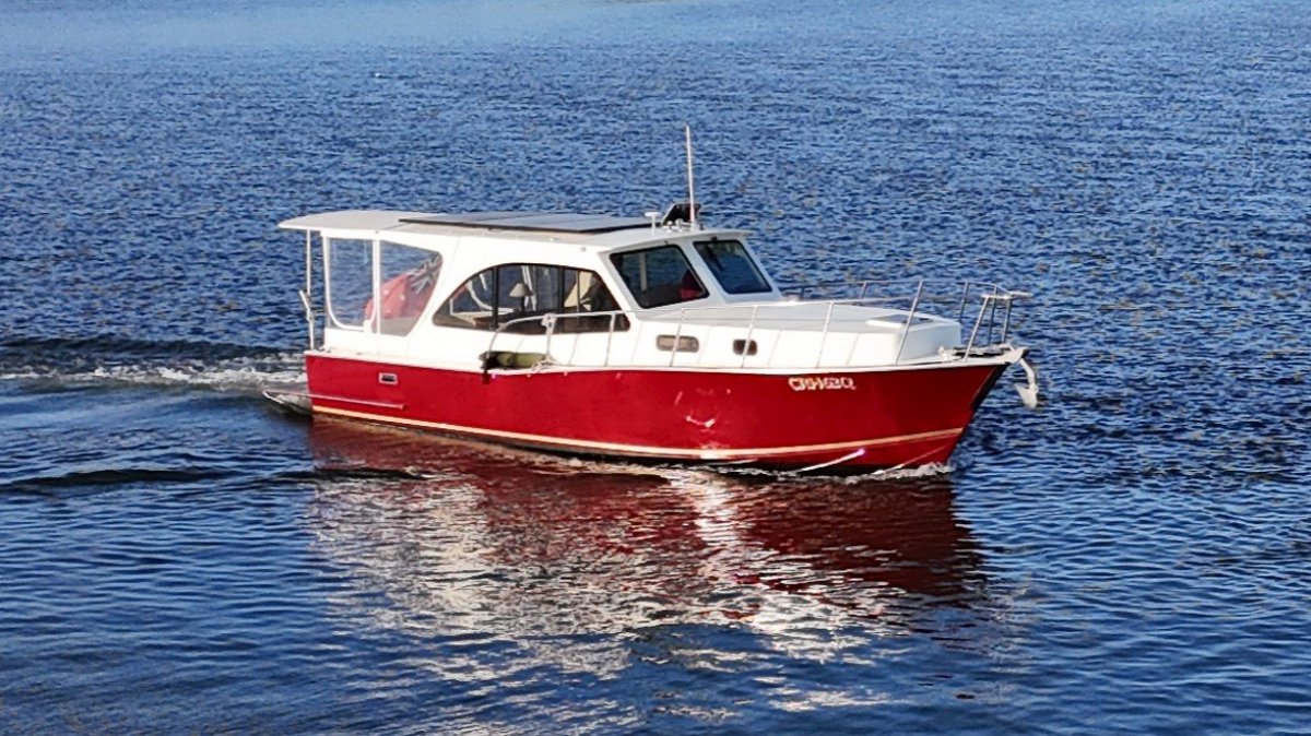 Used Raymond Hunt Design 38 Sedan Cruiser for Sale | Boats For Sale ...