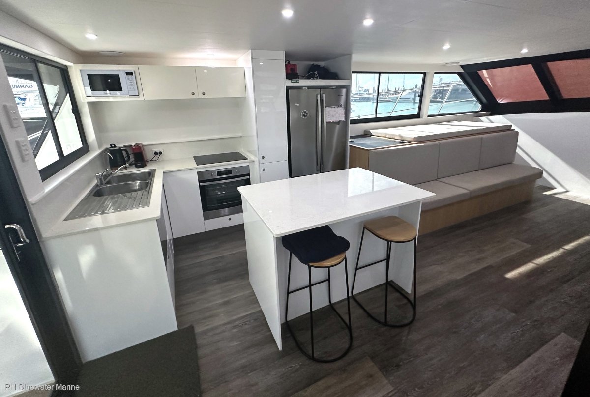 Coral Coast Power Catamaran 18.8m Enclosed Flybridge For Sale | RH ...
