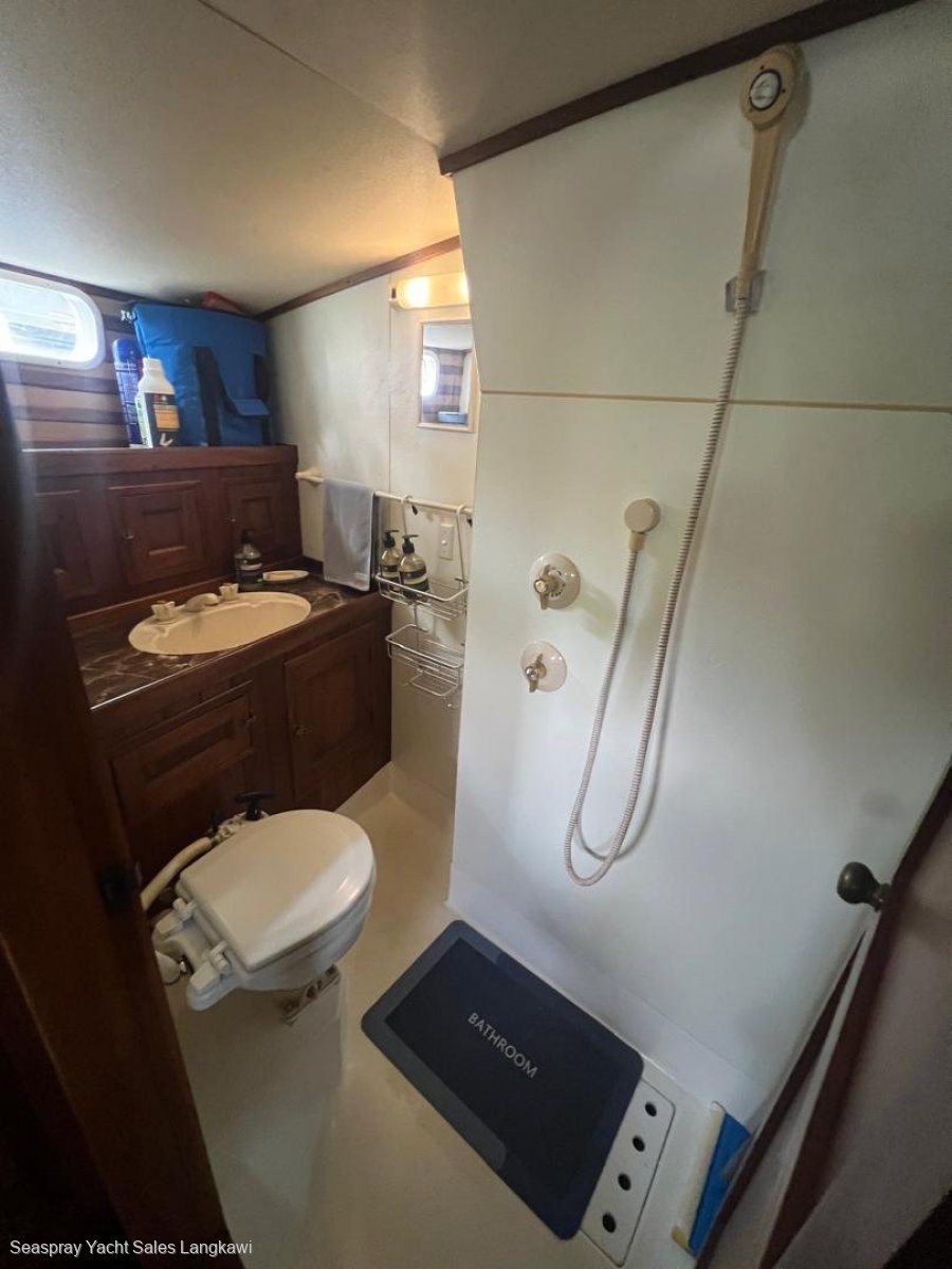 Used Bruce Roberts Pilothouse Ketch 54 Professionally Built In New ...