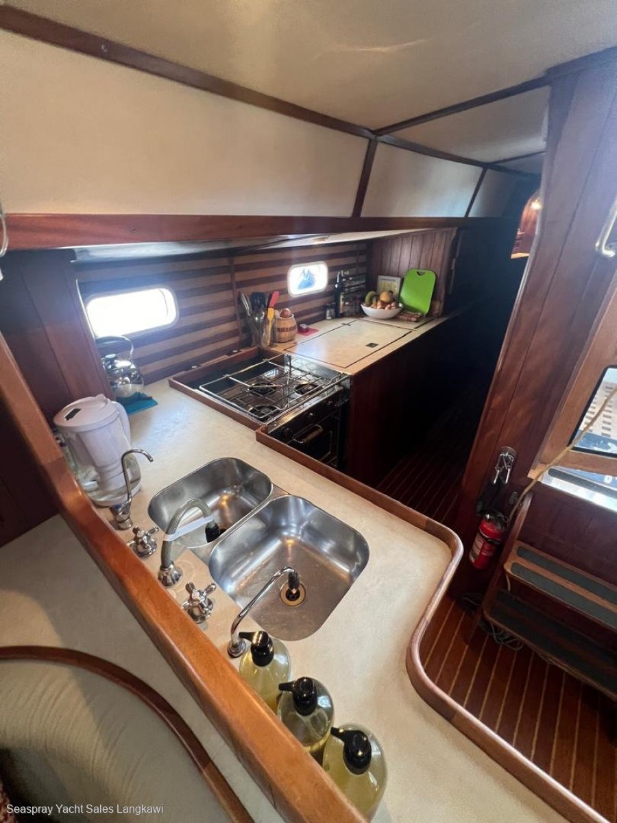 Used Bruce Roberts Pilothouse Ketch 54 Professionally Built In New ...
