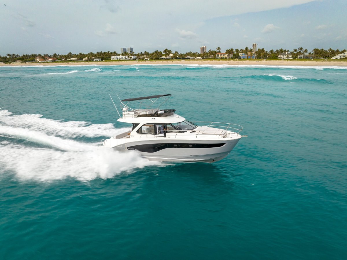 New Beneteau Antares 12 Flybridge For Sale | Mansfield Marine