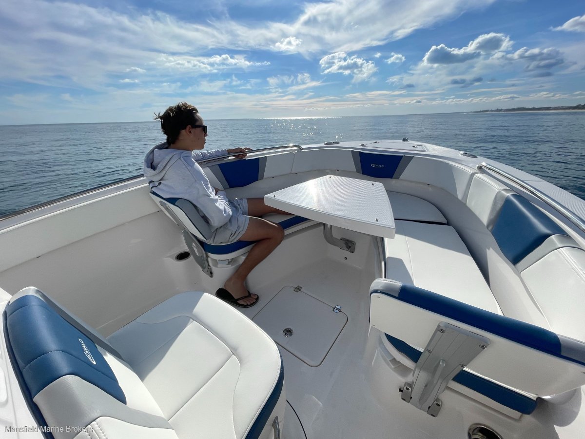 Robalo R230: Trailer Boats | Boats Online for Sale | Fibreglass/grp ...
