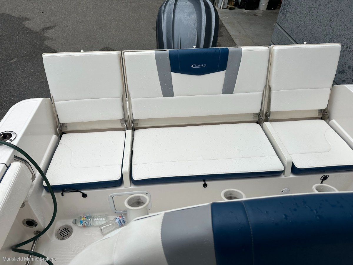Robalo R230: Trailer Boats | Boats Online for Sale | Fibreglass/grp ...