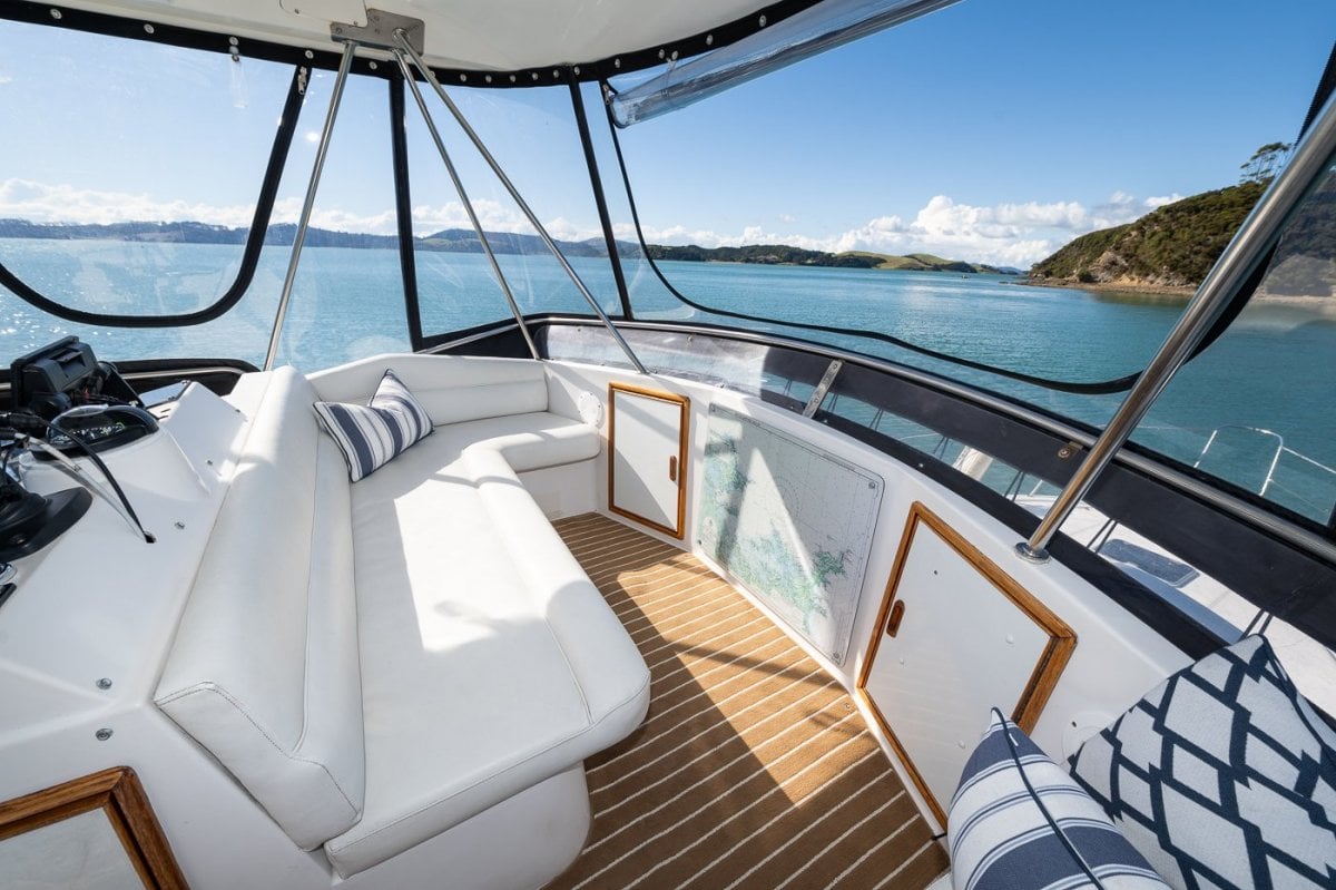 Used Riviera 38 for Sale | Boats For Sale | Yachthub