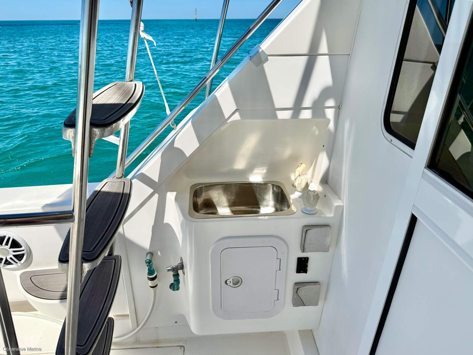 Used Caribbean 35 Flybridge Cruiser for Sale | Boats For Sale | Yachthub