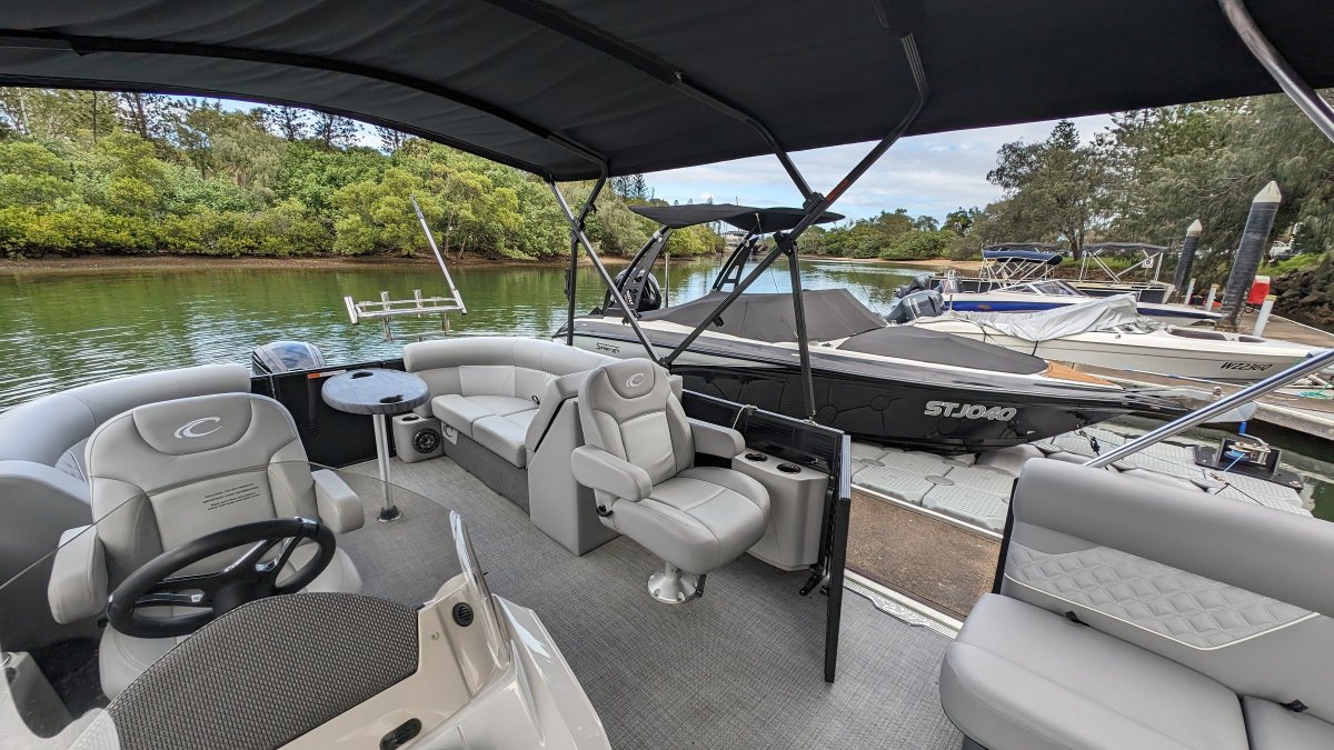 Crest Pontoons Classic Dlx 200l: Power Boats | Boats Online for Sale ...