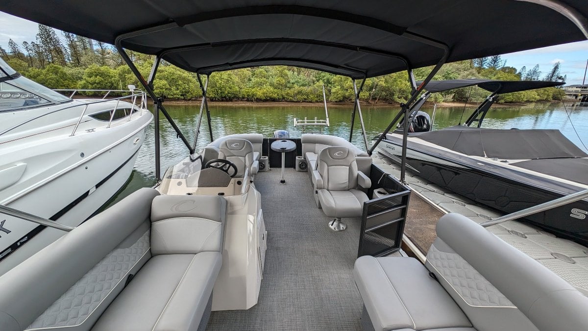 Crest Pontoons Classic DLX 200L For Sale | Spectrum Marine