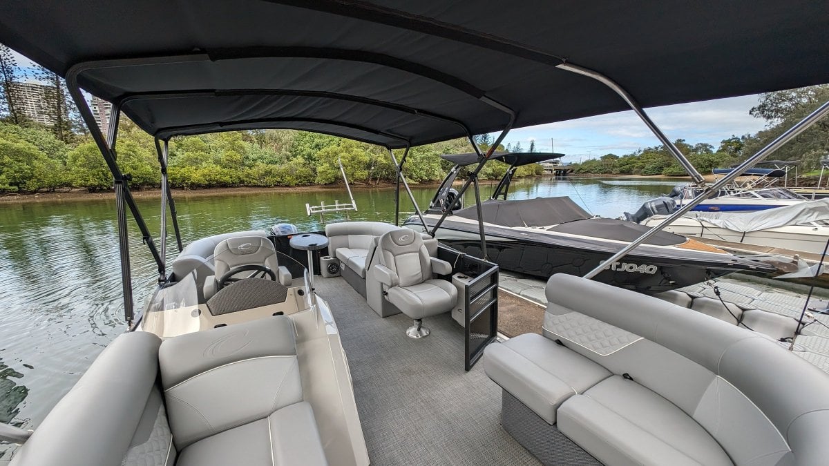 Crest Pontoons Classic DLX 200L For Sale | Spectrum Marine