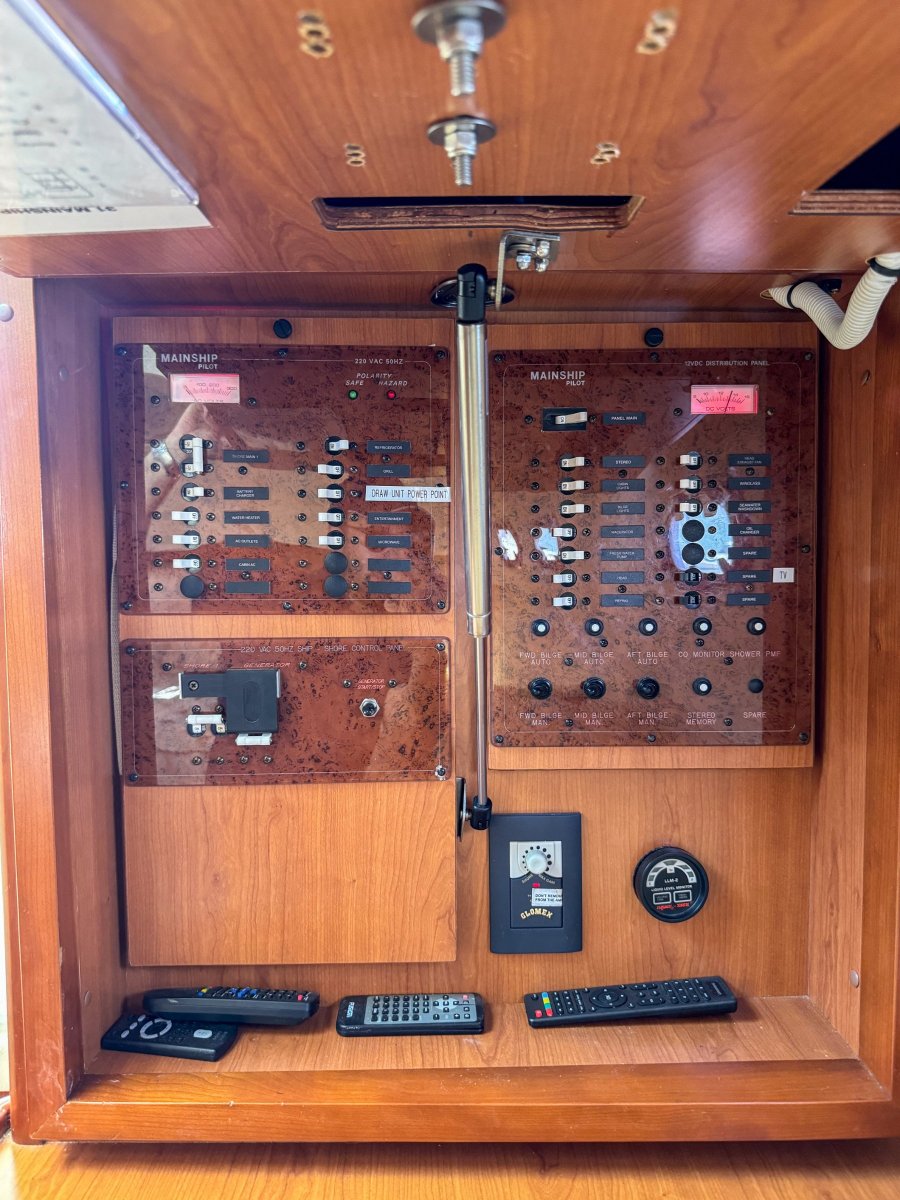 Used Mainship 310 Pilot for Sale | Boats For Sale | Yachthub