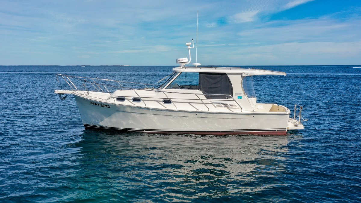 Mainship 310 Pilot: Power Boats | Boats Online for Sale | Fibreglass ...