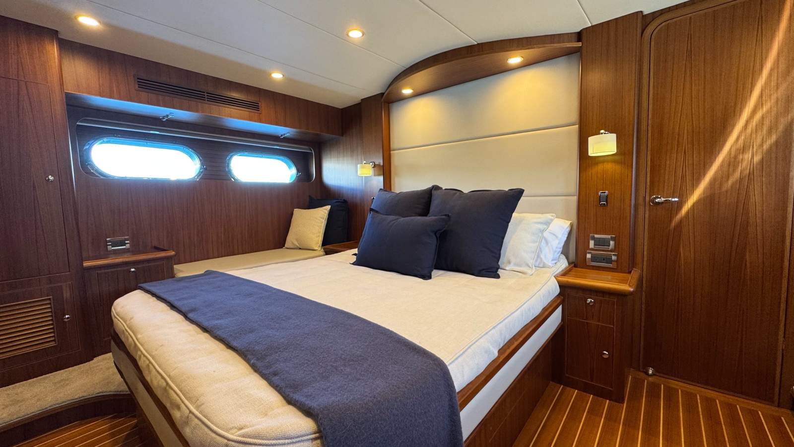 New Classic Motor Yachts Classic 609 - Previously Known As A Clipper ...