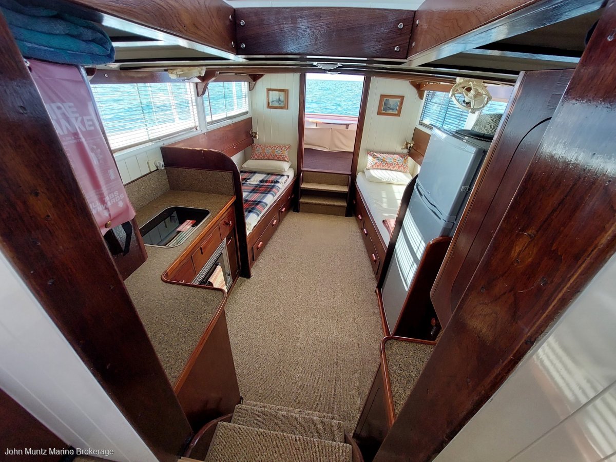 Bay Cruiser 42 Albert W Pryor Bridge-deck Cruiser For Sale | John Muntz ...