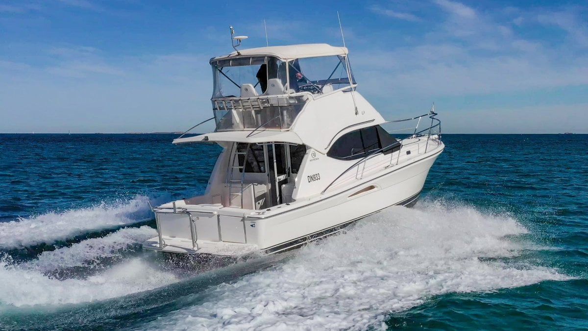 Riviera 33 Flybridge For Sale