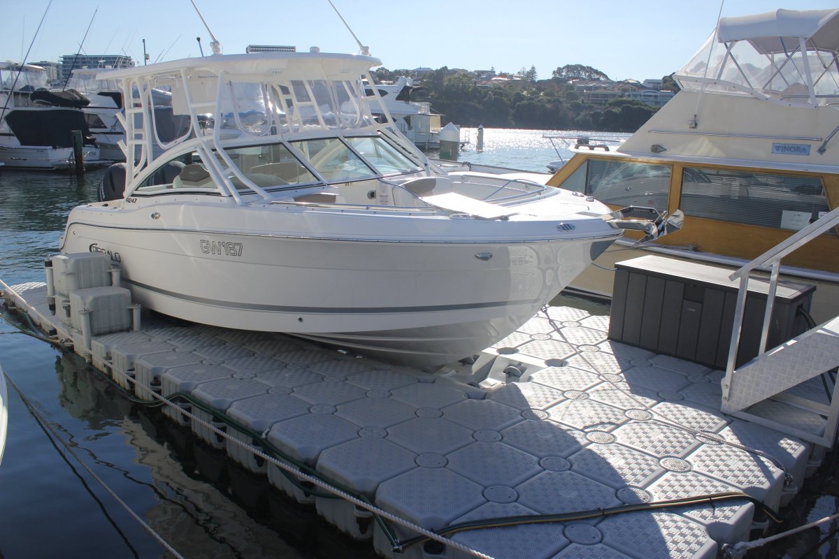 Used Robalo R247 Joy Stick Docking & Floating Dock System! for Sale ...