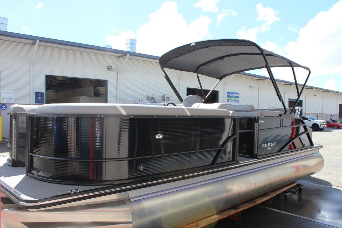 Used Crest Pontoons Classic Platinum 240 Sls Pontoon for Sale | Boats ...