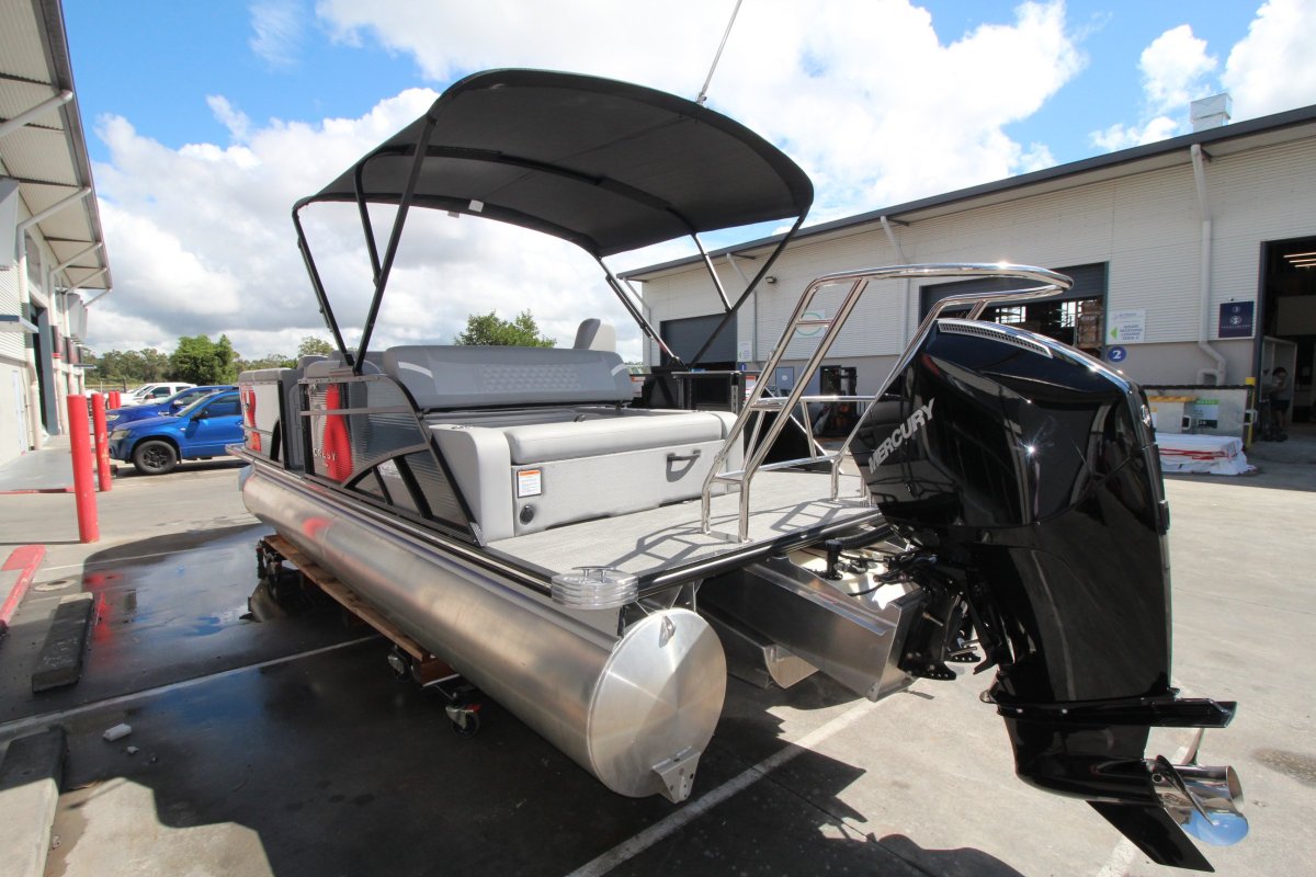 Used Crest Pontoons Classic Platinum 240 Sls Pontoon for Sale | Boats ...
