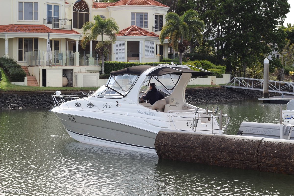 Used Larson Cabrio 260 Sports Cruiser for Sale | Boats For Sale | Yachthub