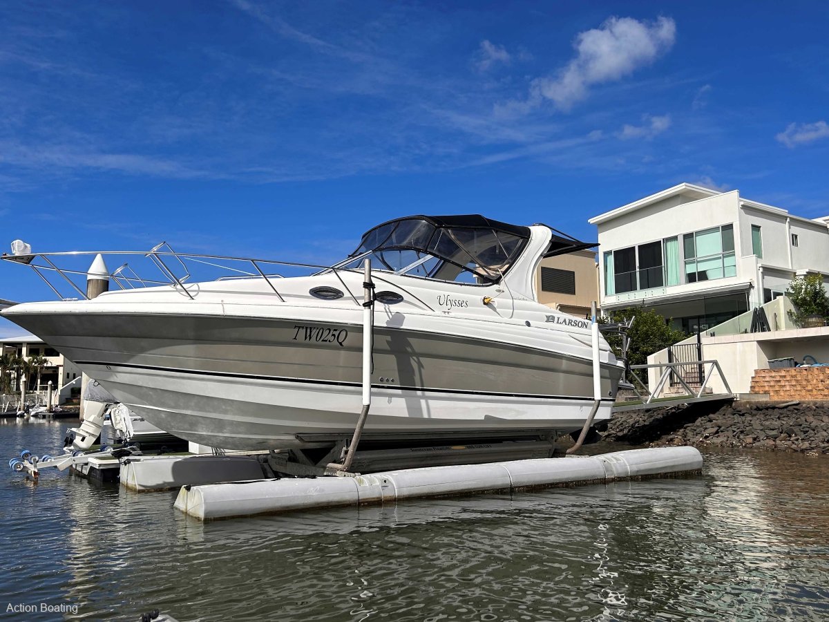 Used Larson Cabrio 260 Sports Cruiser for Sale | Boats For Sale | Yachthub