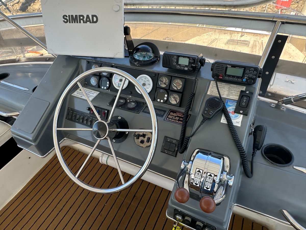 Used Bayliner 4388 Flybridge for Sale | Boats For Sale | Yachthub