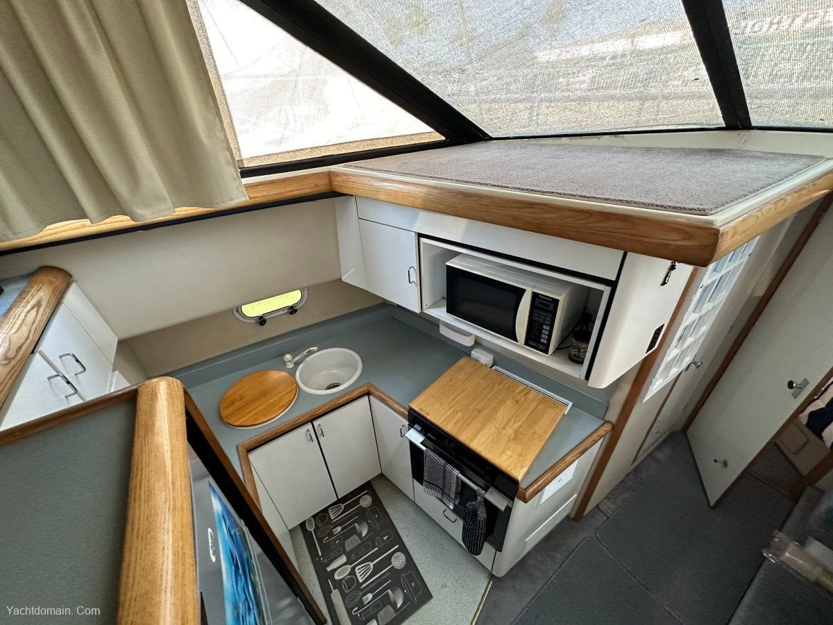 Used Bayliner 4388 Flybridge for Sale | Boats For Sale | Yachthub