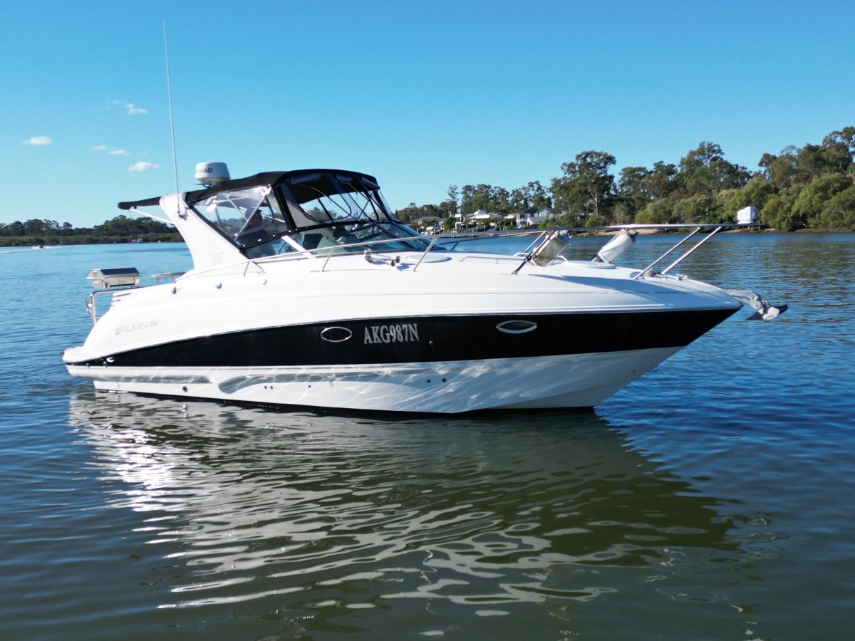 Larson Cabrio 310: Power Boats | Boats Online for Sale | Fibreglass/grp ...