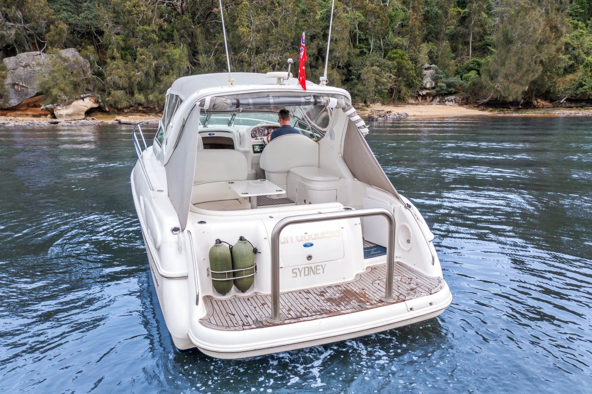 Sunrunner 3300 Deluxe: Power Boats | Boats Online for Sale | Fibreglass ...