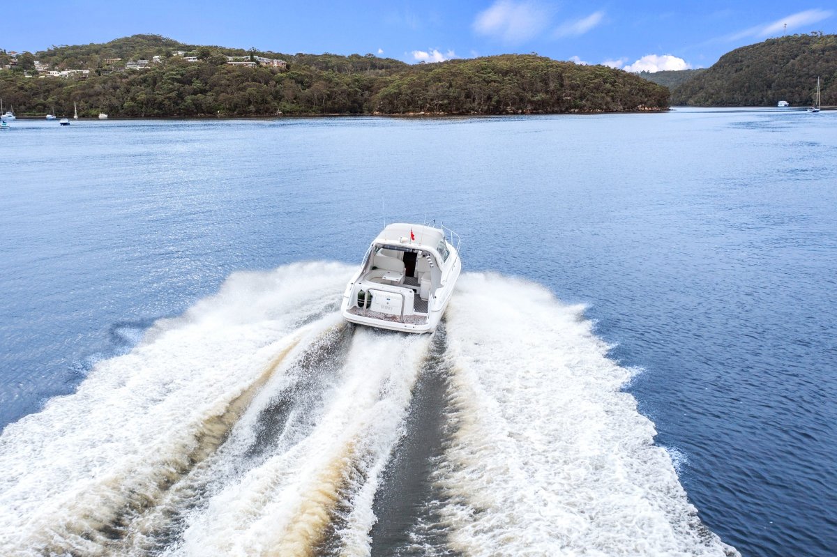 Sunrunner 3300 Deluxe: Power Boats | Boats Online for Sale | Fibreglass ...