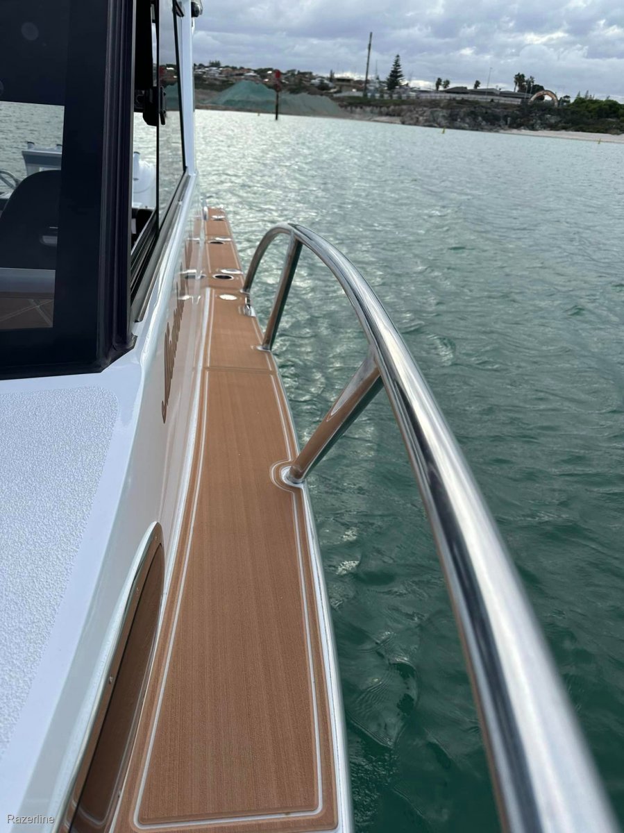 New Razerline Olympian Montebello Special 8500: Trailer Boats | Boats ...
