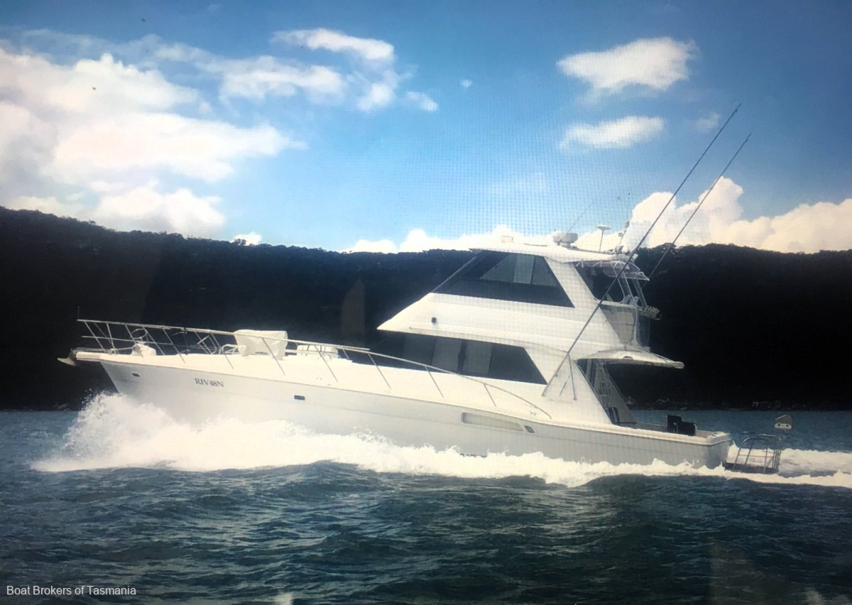 Riviera 48 Platinum Enclosed Flybridge. Well Optioned, Performance And ...