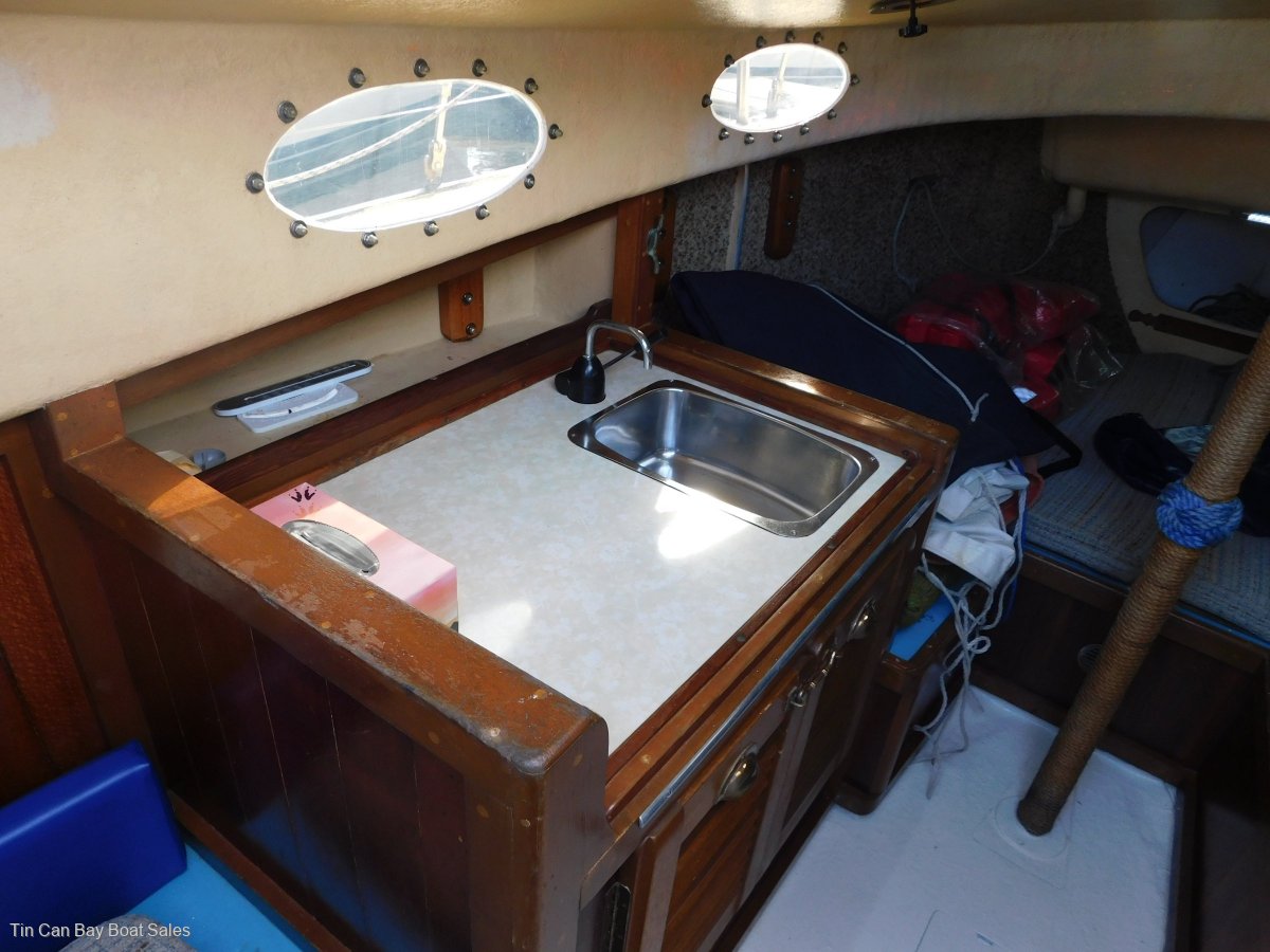 Roberts Spray 22...... Fibreglass Sailing Sloop Trailerable: Sailing ...