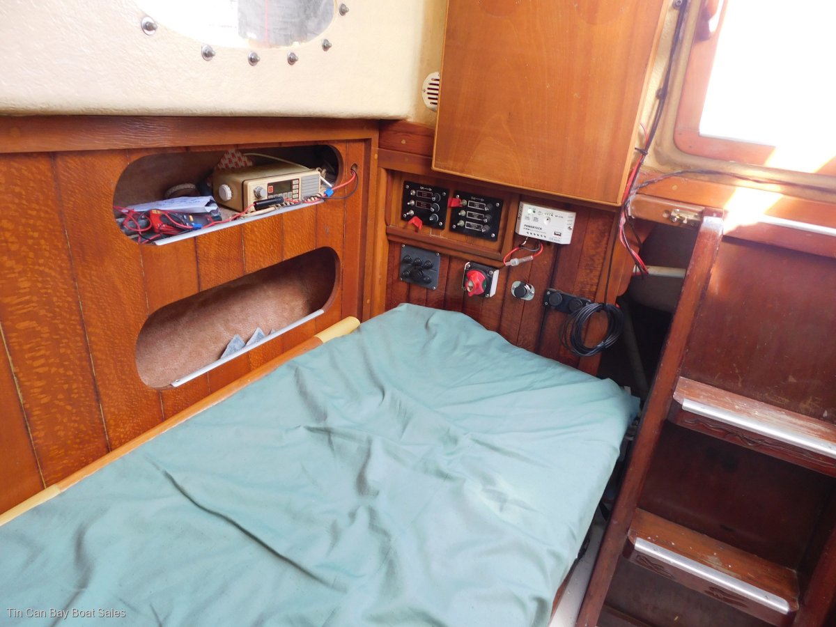 Used Roberts Spray 22...... Fibreglass Sailing Sloop Trailerable for ...