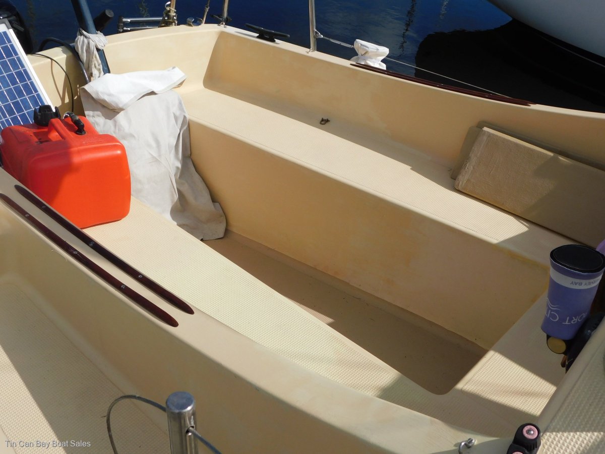 Roberts Spray 22...... Fibreglass Sailing Sloop Trailerable: Sailing ...